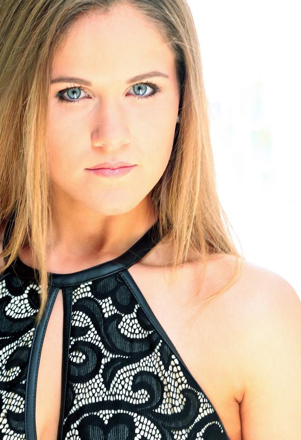 Alexandra Roe - Model